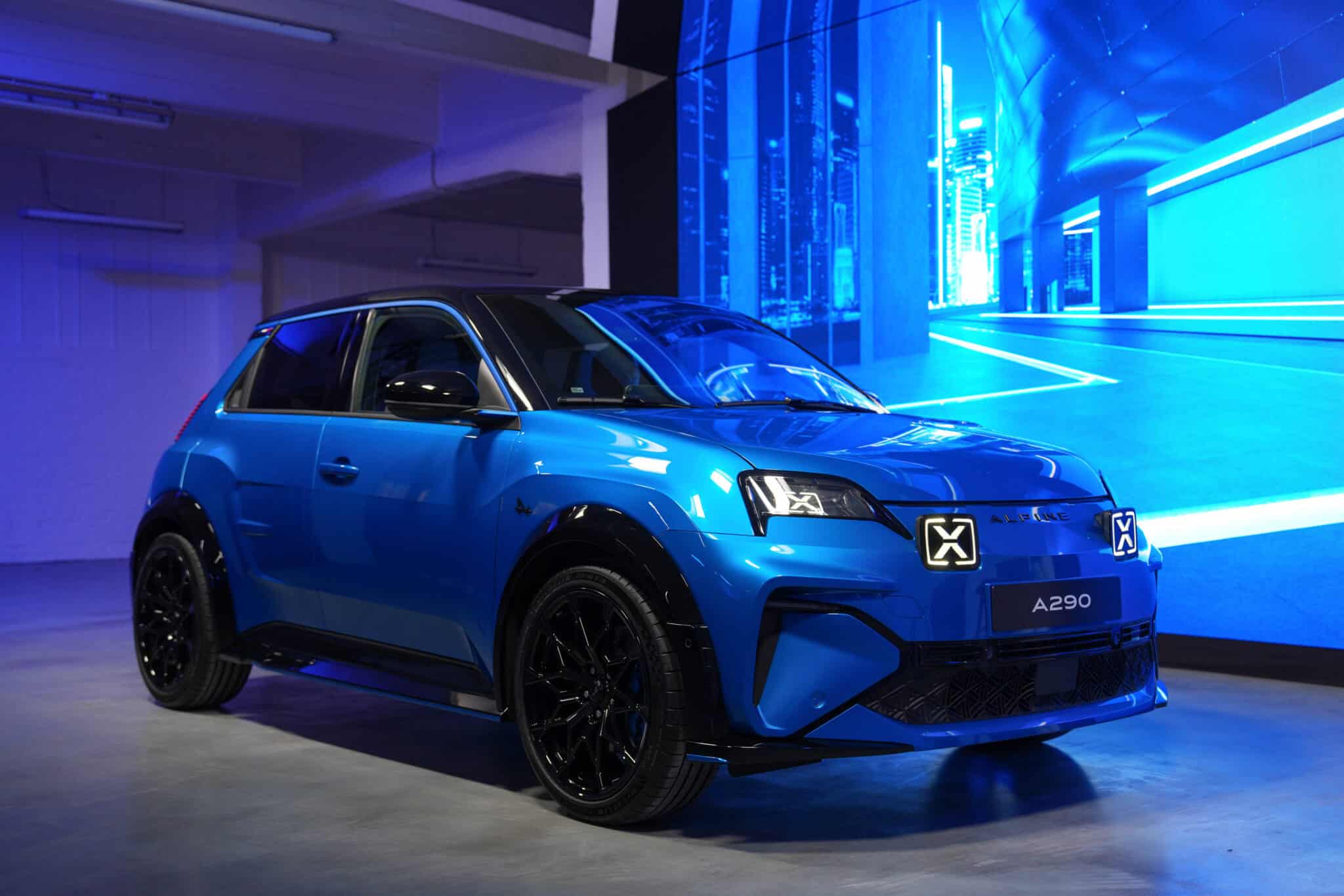 ألفا روميو تطلق كروس أوفر جونيور في المغرب - Avito Magazine Avito Magazine